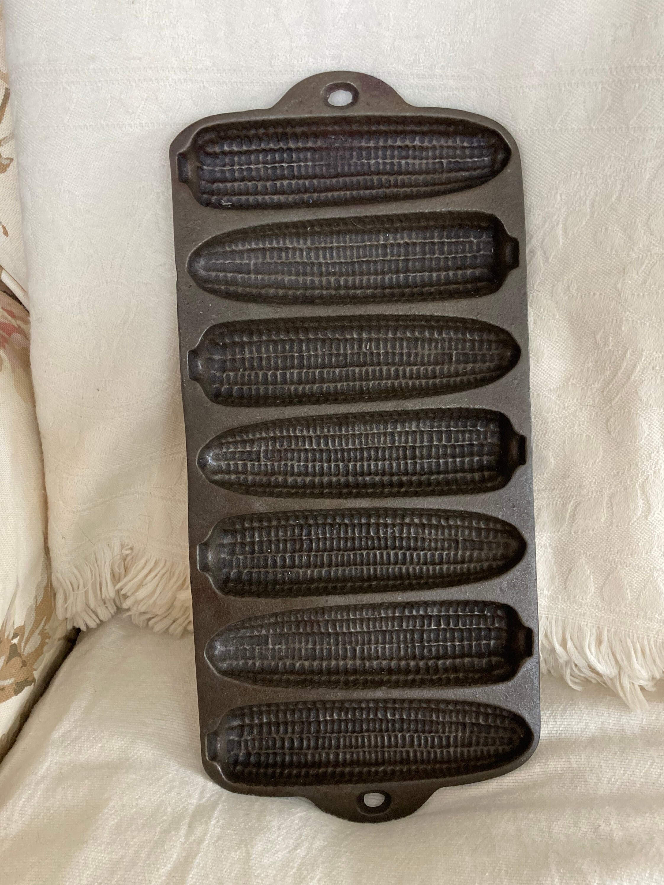 Vintage Cast Iron Cornbread Pan, Baking Pan, Cast Iron Cookware - Etsy