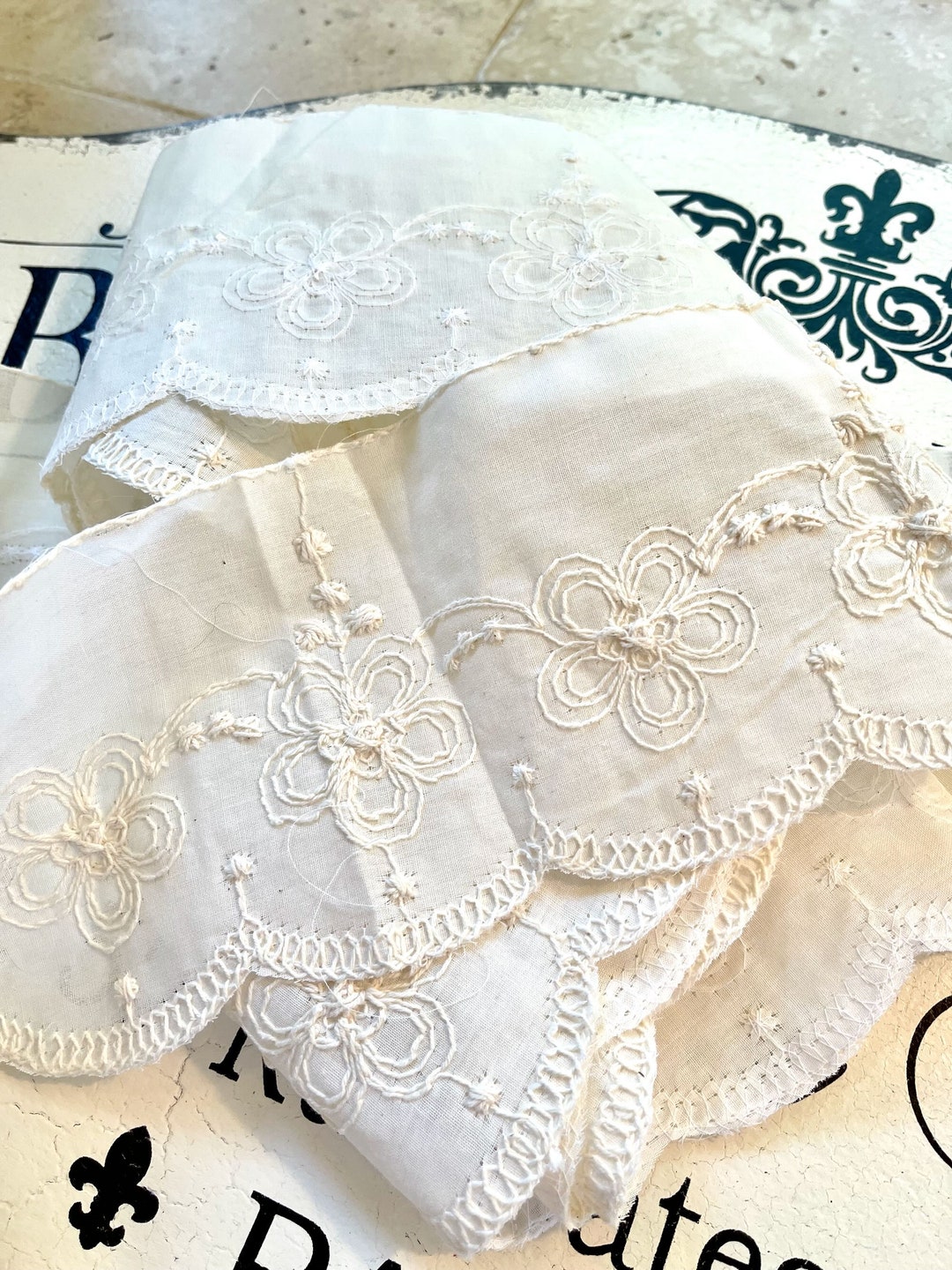 Pretty Piece of Vintage Cotton Scallop Edging Fabric, Sewing Trims ...