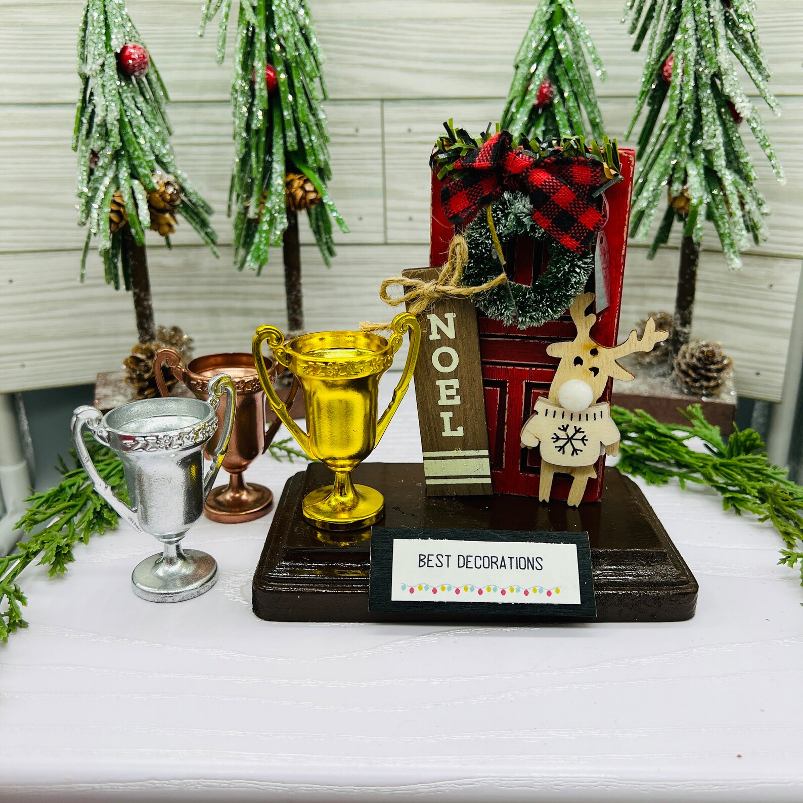 Best Decorations Contest Winner -red Door and Deer - Gold/silver/bronze ...