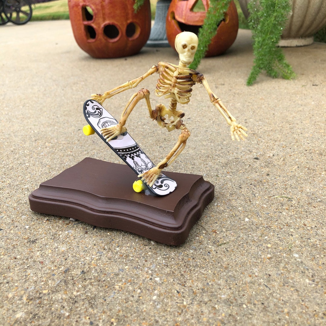 Skateboard Skellie - Halloween Skeleton Party Trophy, Award or ...
