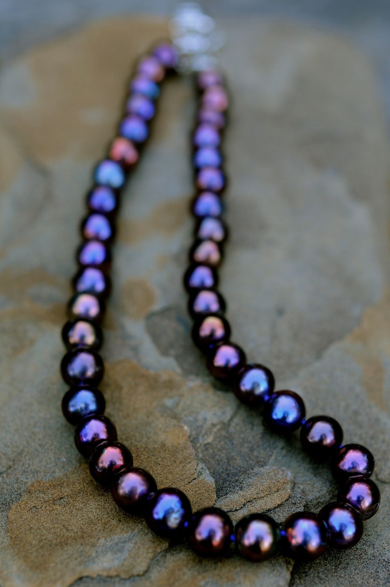 Splendid Dark Purple Pearl Necklace - Etsy