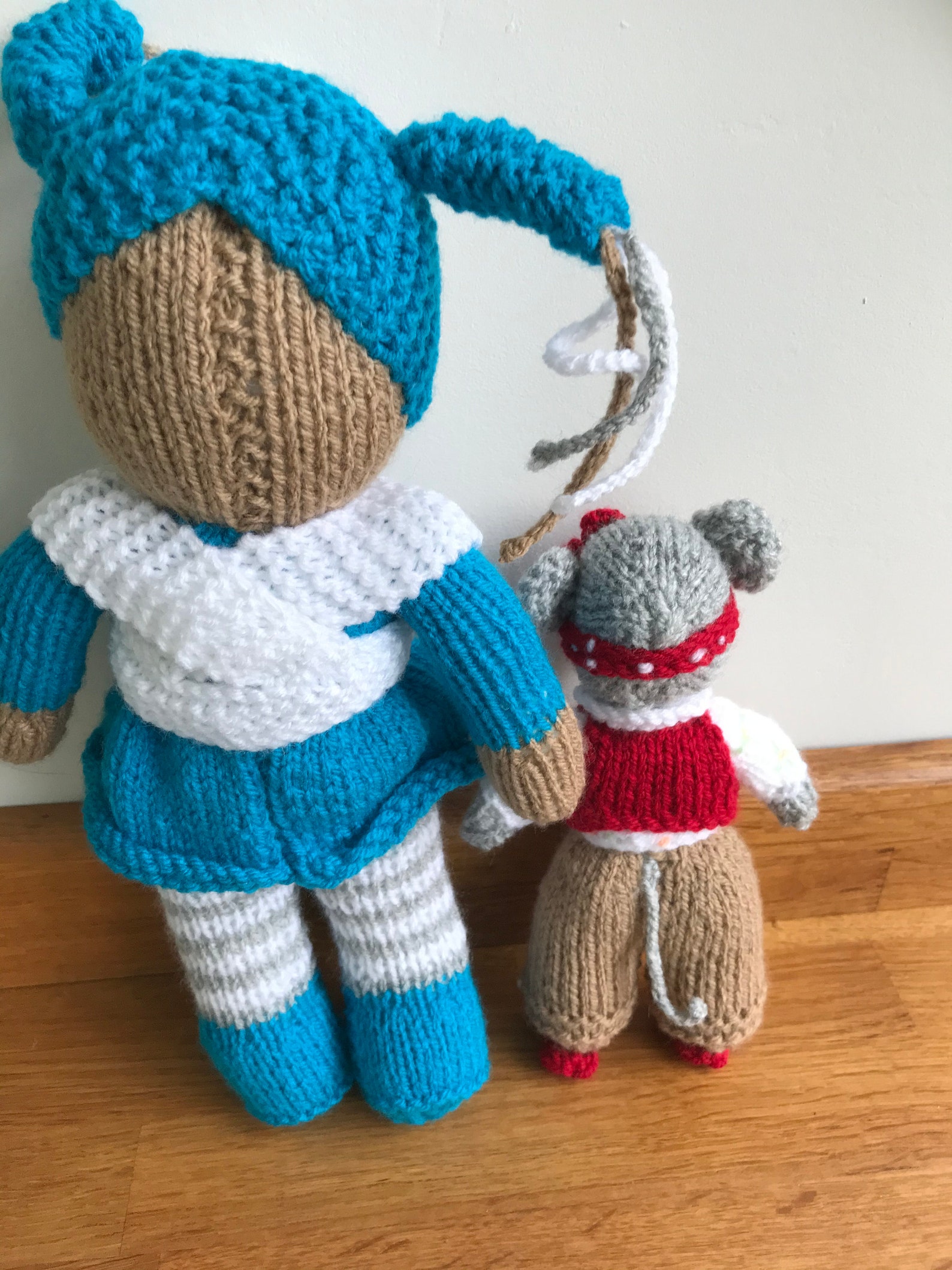 2 Figures Hand Knitted MoMo Bot et Miss Mouse inspirés par | Etsy