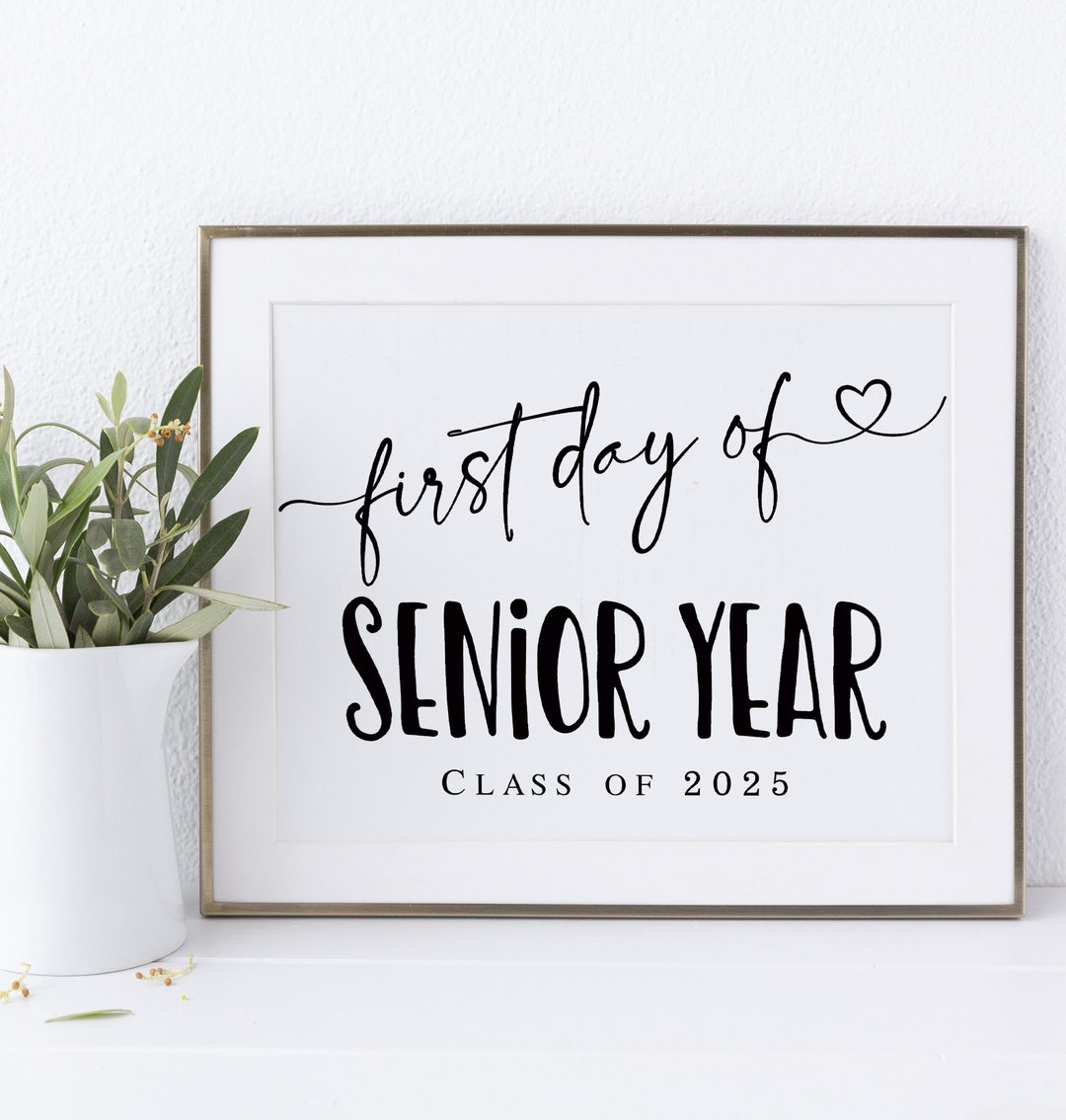 Minimalist Modern First Day of 12th Grade Printable Sign, Senior Year ...