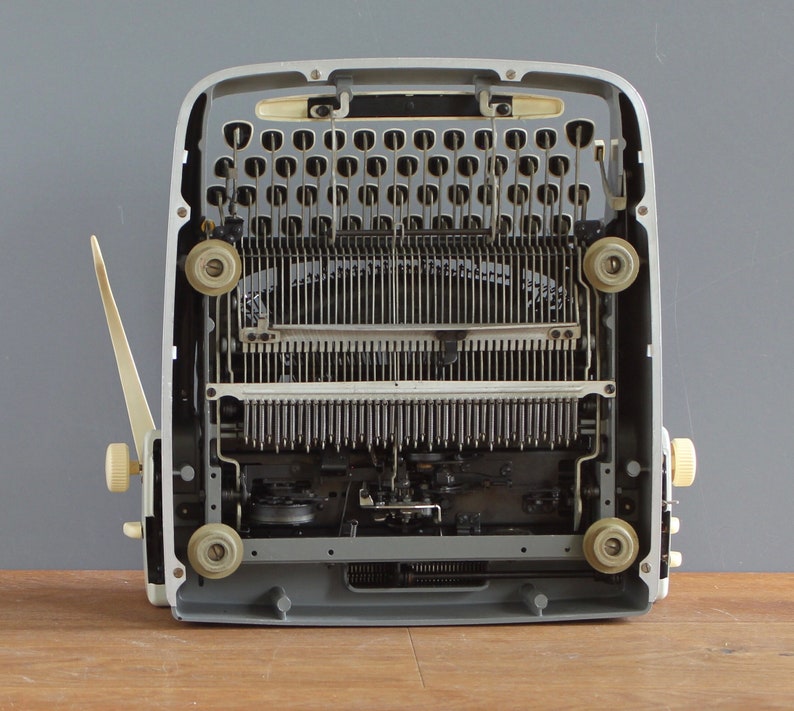 Vintage Typewriter With Ribbon Alpina avona, AMC Retro Mid-century ...
