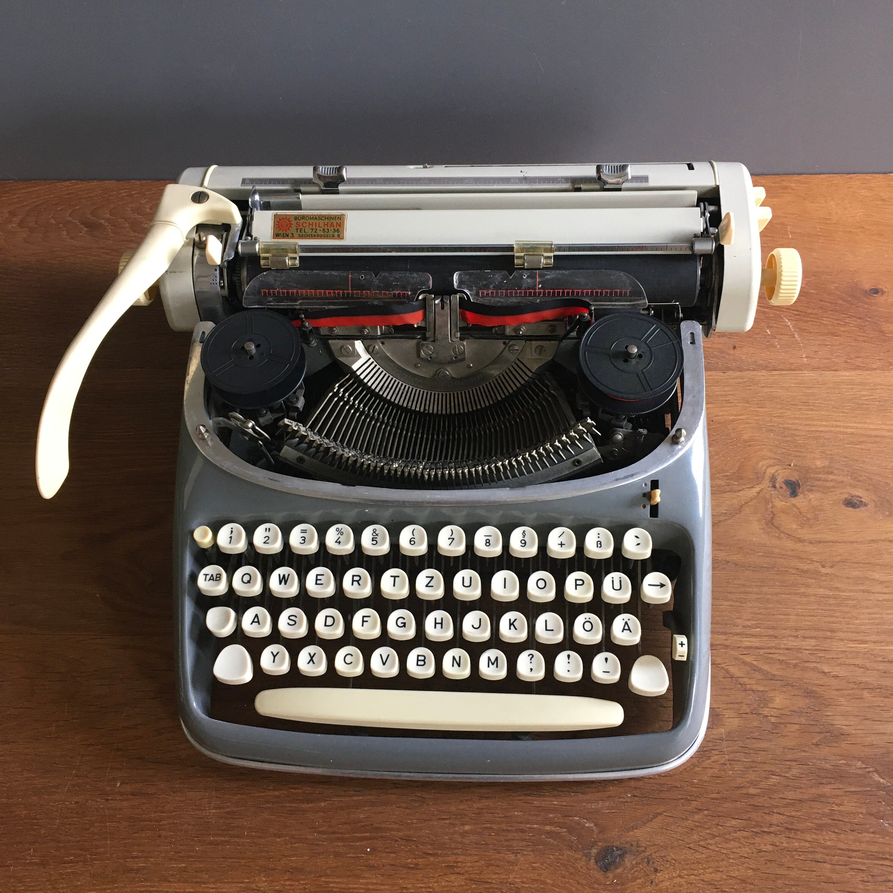 Vintage Typewriter With Ribbon Alpina avona, AMC Retro Mid-century ...