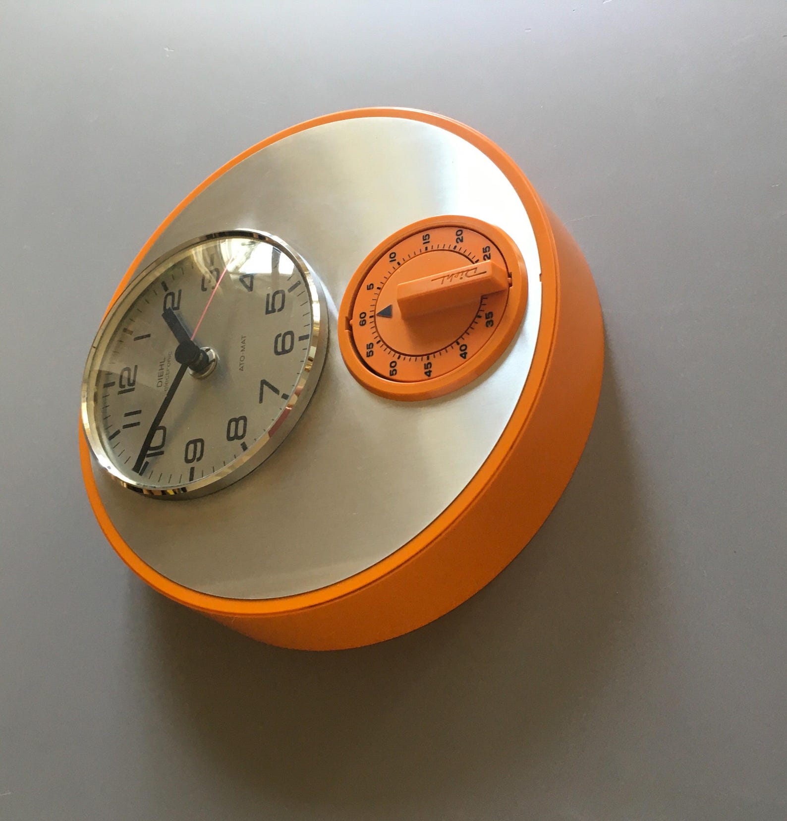 Space Age Wall Clock | Pop-art | Mid Century Wall Clock With Egg Timer ...