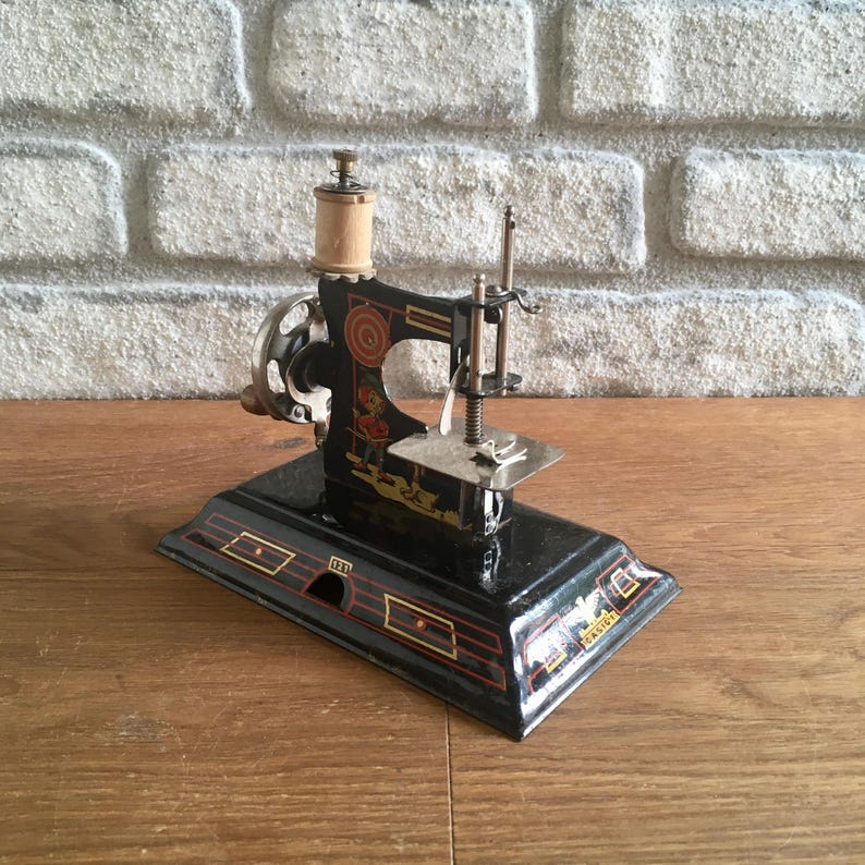 Antique Tin Toy Sewing Machine for Children | Casige Hand Crank Sewing ...