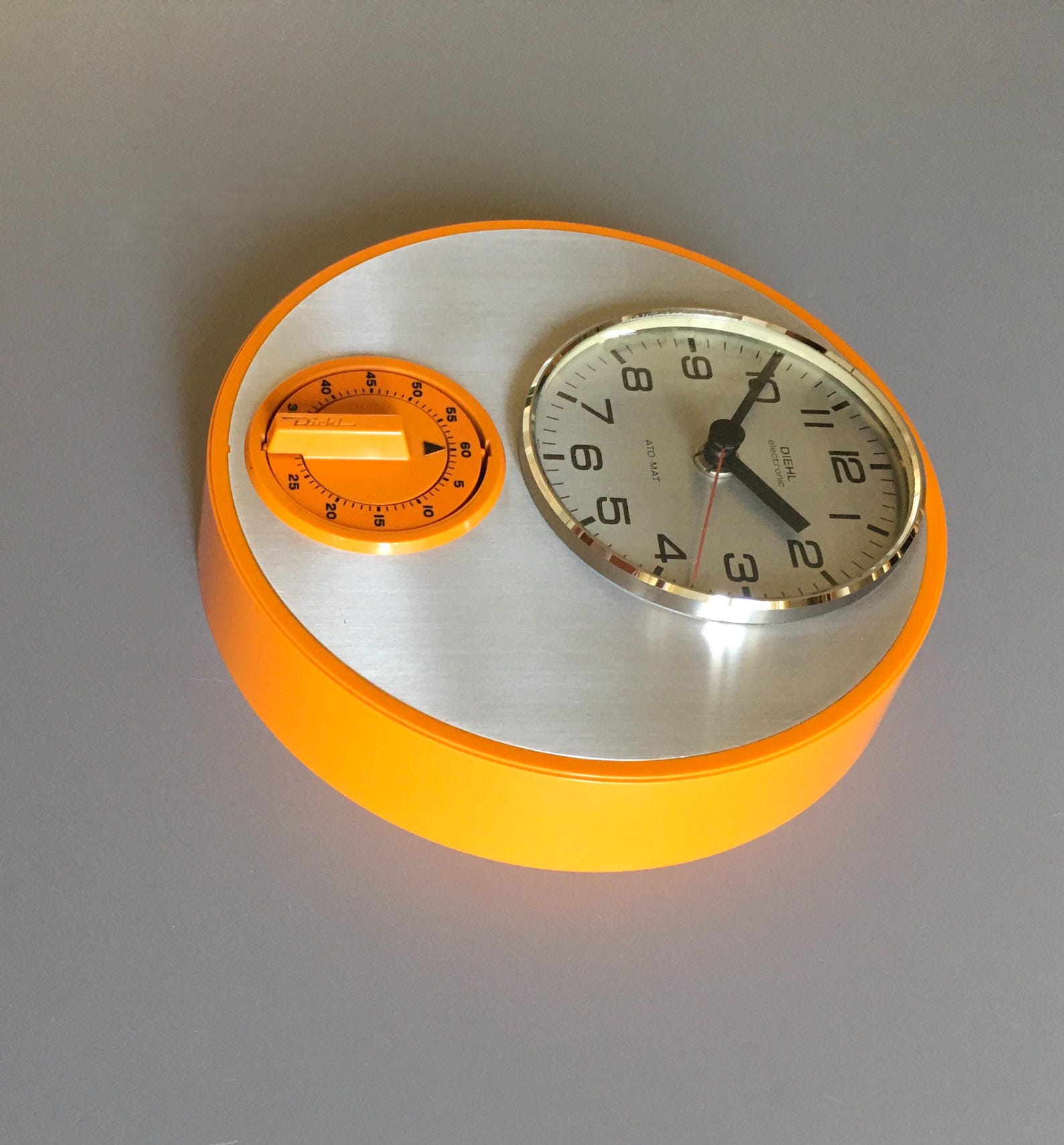 Space Age Wall Clock | Pop-art | Mid Century Wall Clock With Egg Timer ...