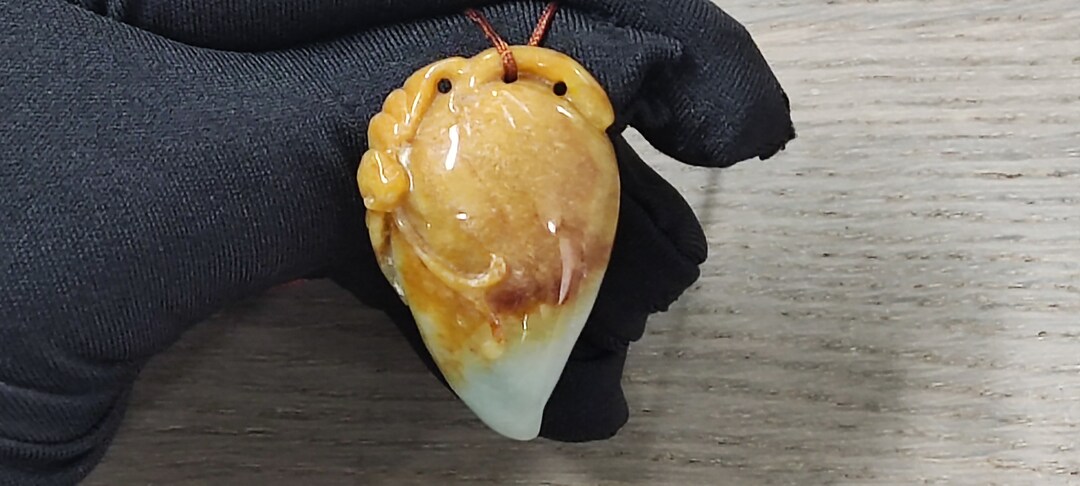 2305-004 - Jadeite Pendant - Fortune Bat With Longevity Peach - Etsy