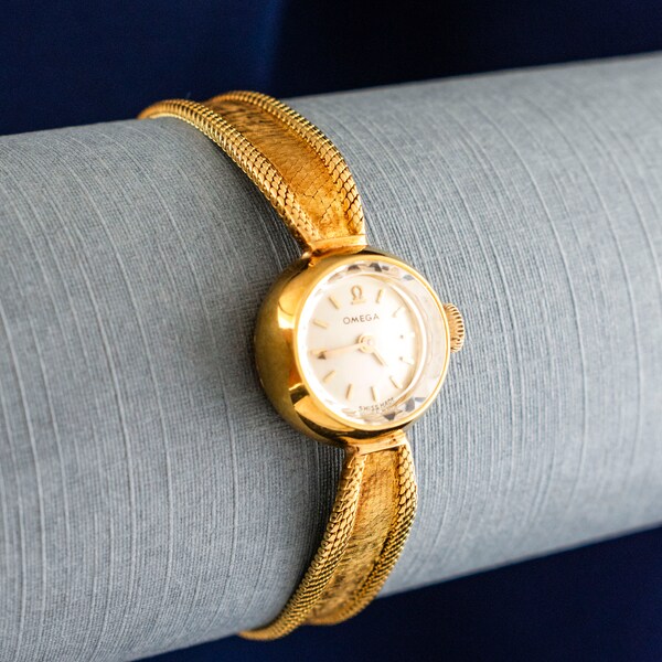 18k Gold Watch - Etsy