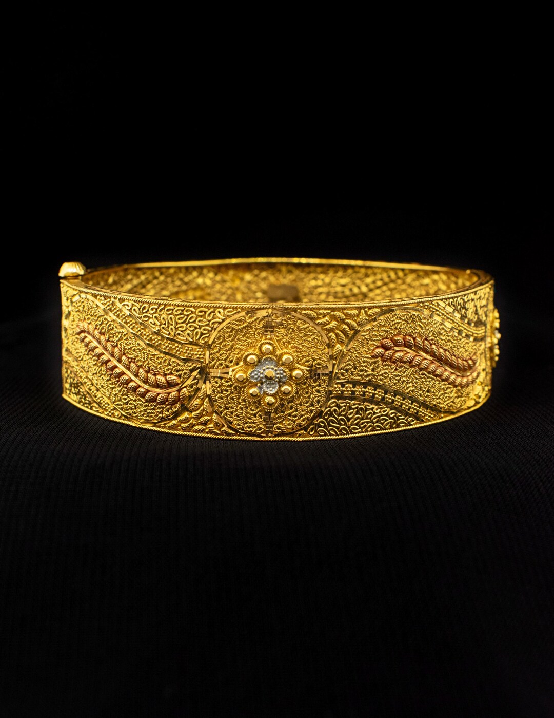 22k Tri-colored Gold Filigree Bangle - Etsy