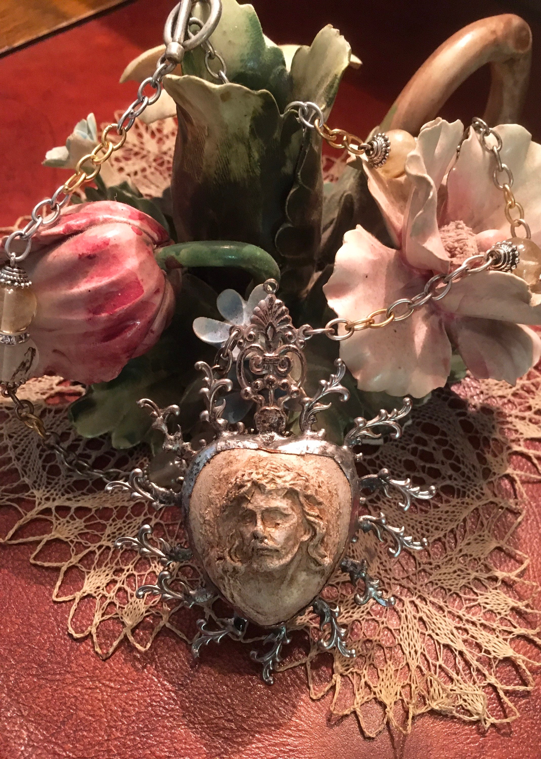 Collana corta. Pendente saldato in lega d'argento. Soldered pendent ...