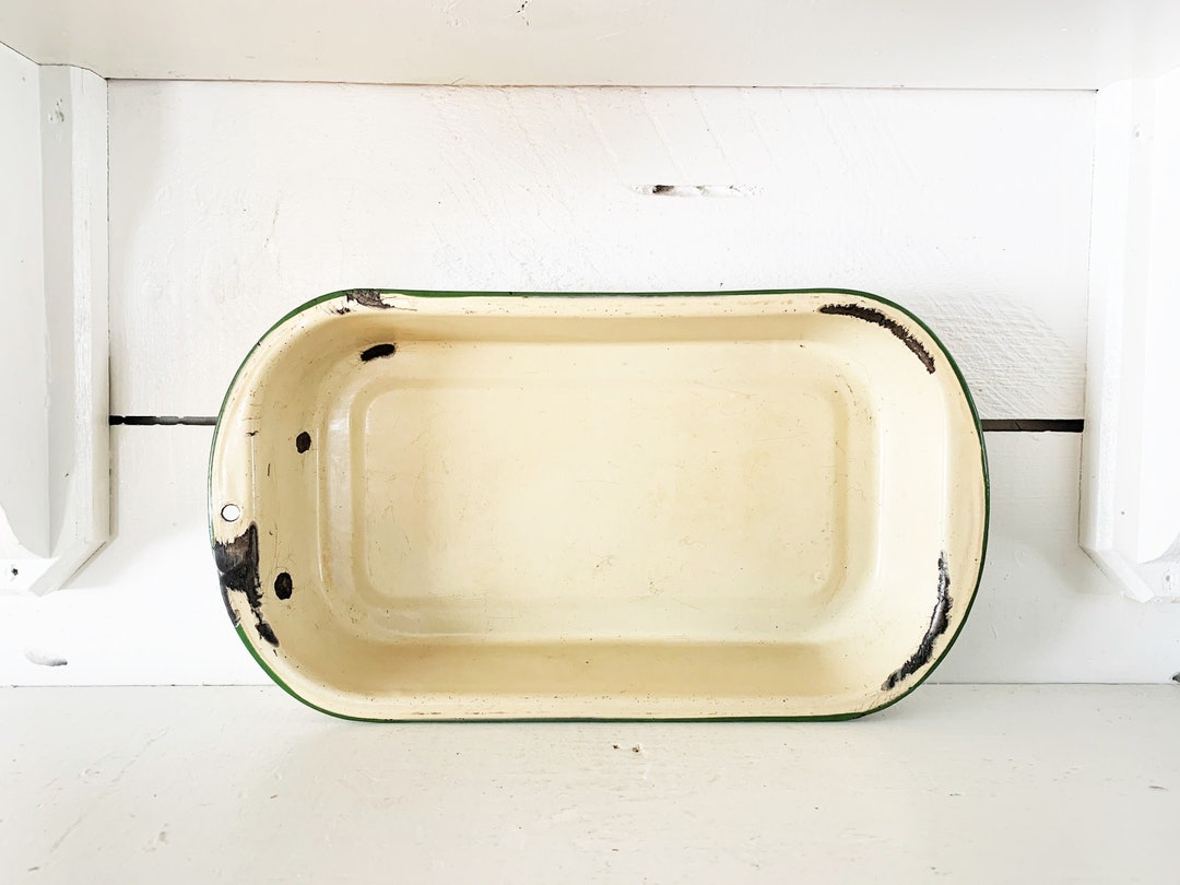 Large Rustic Beige and Green Trimmed Enamelware Rectangular Baking Pan ...