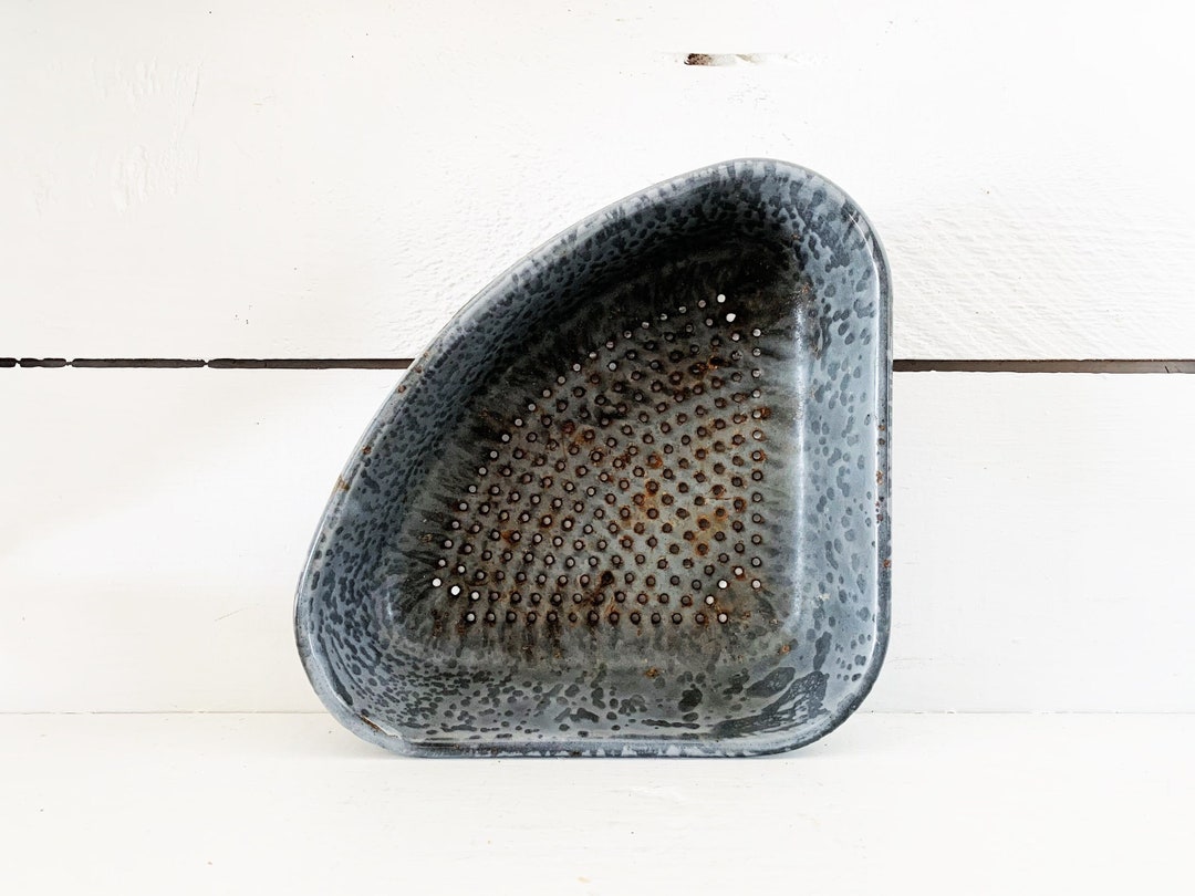 Rustic Enamelware Corner Sink Strainer Colander Gray Graniteware ...