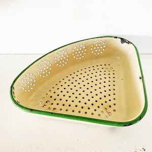 Beige and Green Trimmed Enamelware Corner Strainer Farmhouse Kitchen ...
