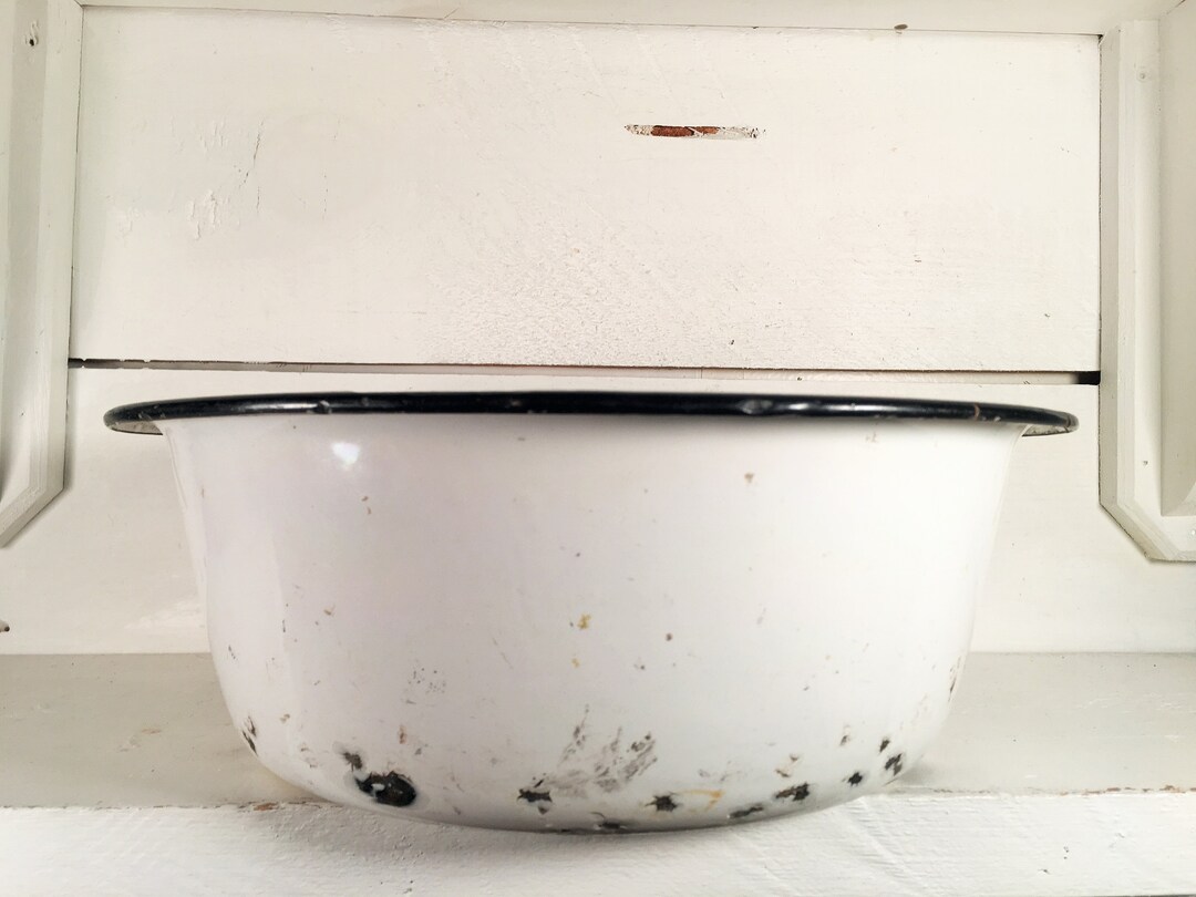 Large White and Black Trimmed Rustic Enamelware Bowl/farmhouse Kitchen ...