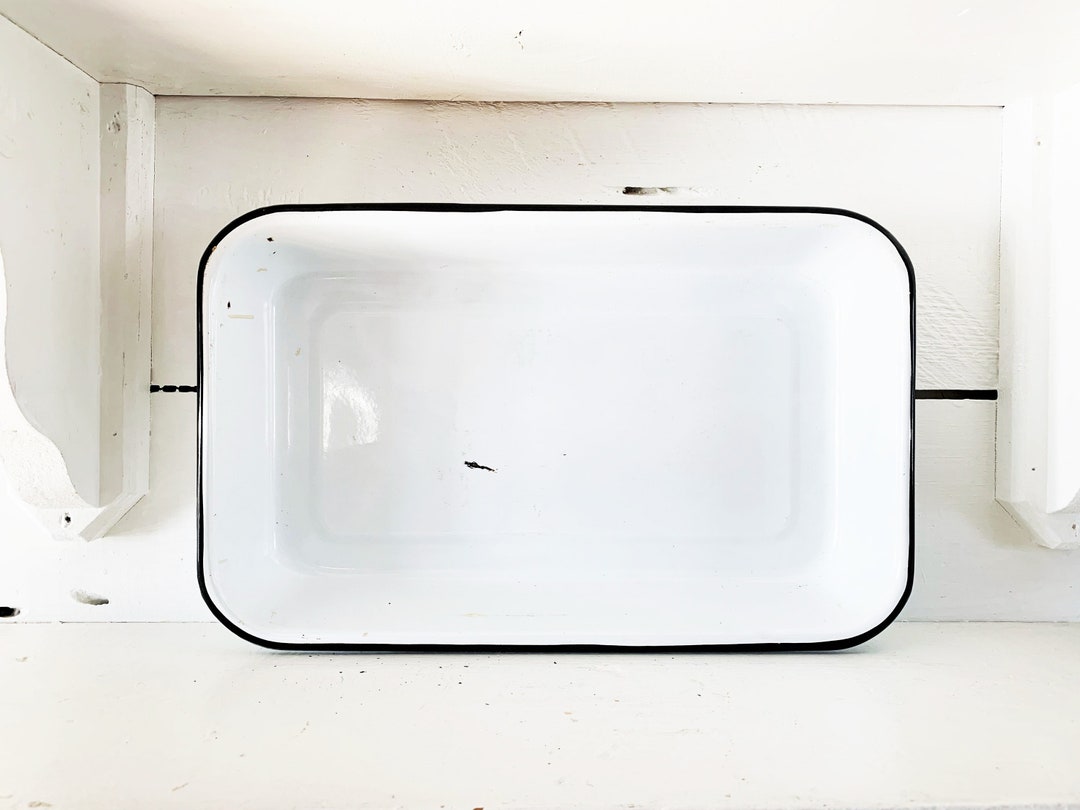 White and Black Trimmed Enamelware Rectangular Baking Pan Farmhouse ...