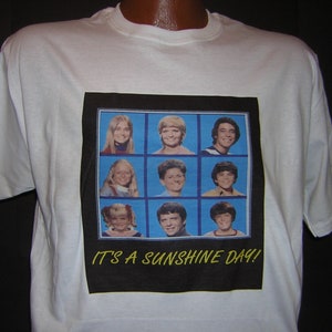 The Brady Bunch It's a Sunshine Day T-shirt - Etsy