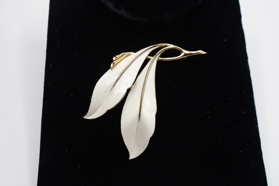 1950's Trifari Pin - Etsy