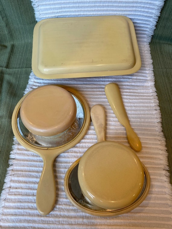 Vintage 8 Piece Bakelite / Celluloid Vanity Set, Art … - Gem