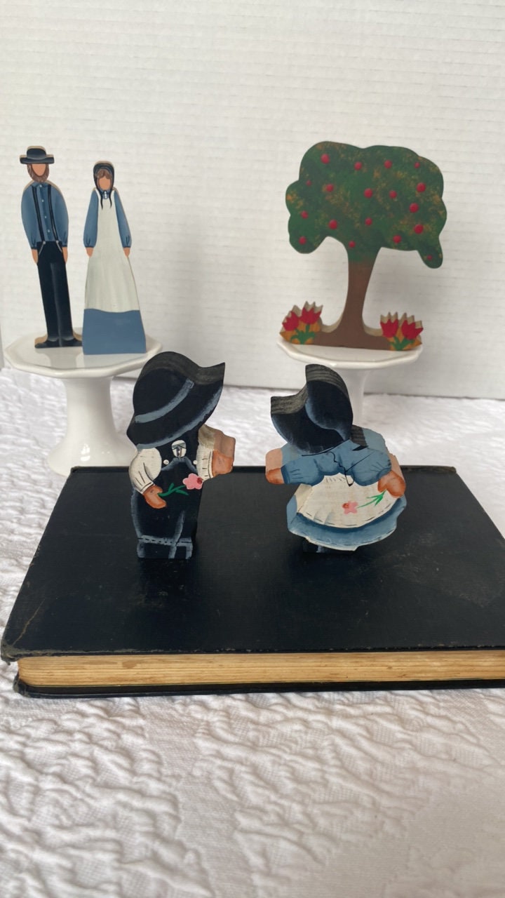 Vintage 16 Piece Amish Wood Handcrafted & Painted Folkart Family ...