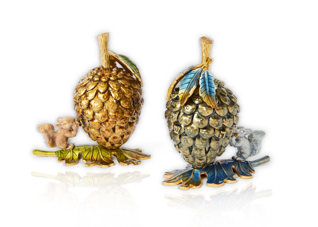 Hanukkah Dreidel, Squirrels Harvest Pinecone | Hanukkah Designed Jewish ...