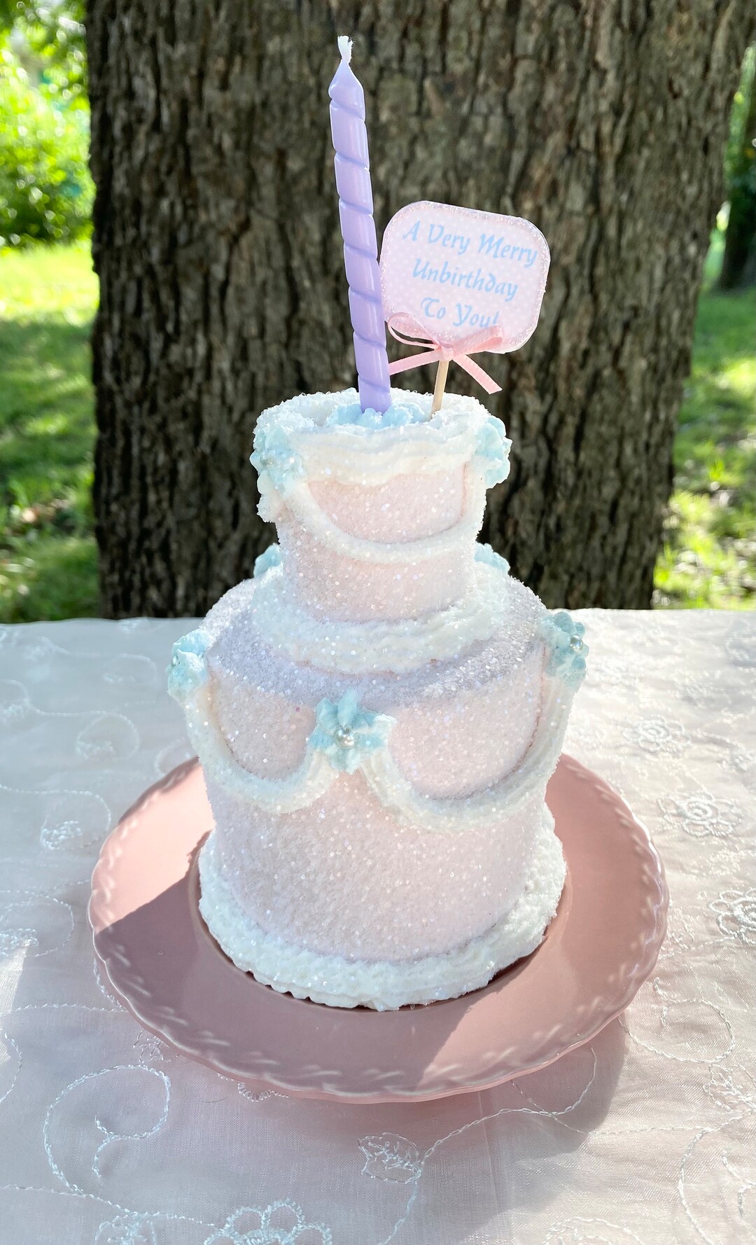 Alice Faux Birthday Cake, Very Merry Unbirthday Cake, Alice in ...