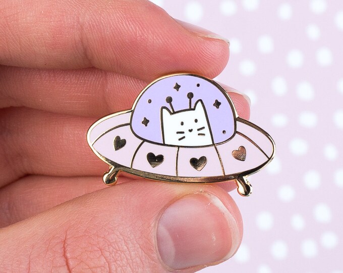 Tiny Alien Enamel Pin - Etsy