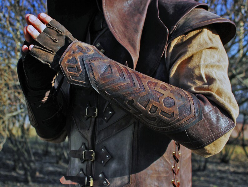 Thorin's leather bracers Lord of the Rings dwarf arm | Etsy