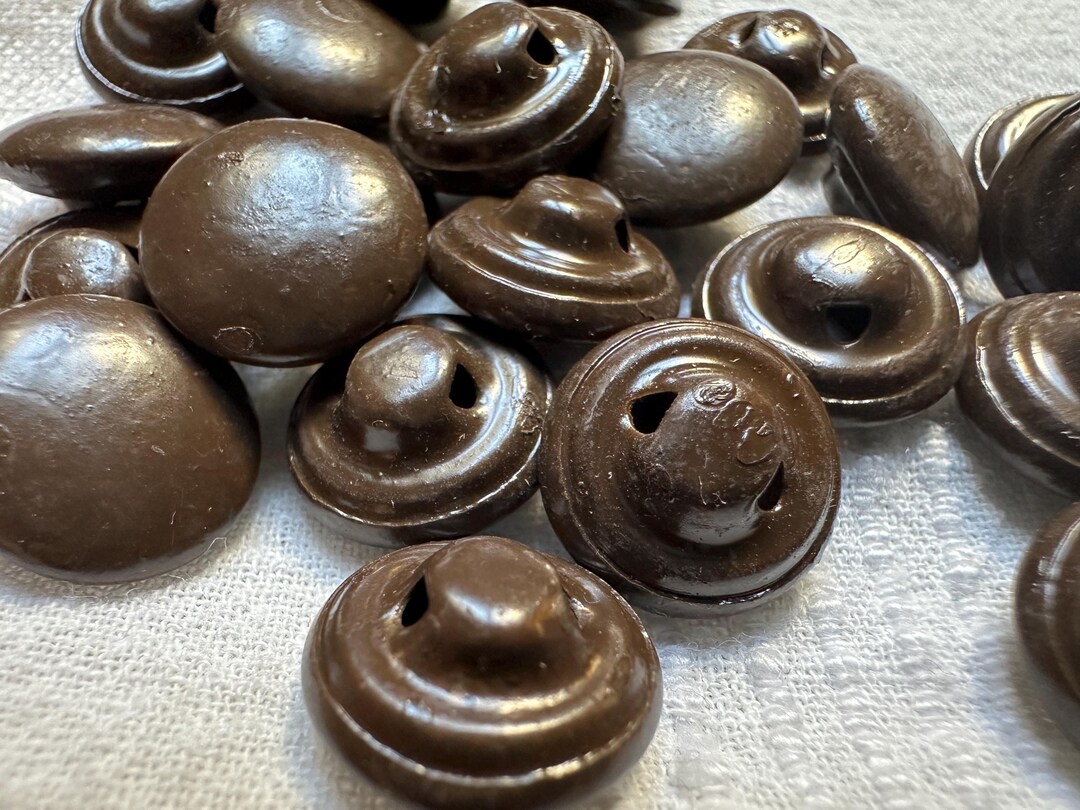 Vintage 40s Metal Buttons in a Box Collectible Sewing Supplies for ...