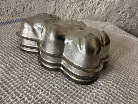 Retro Baking Tins