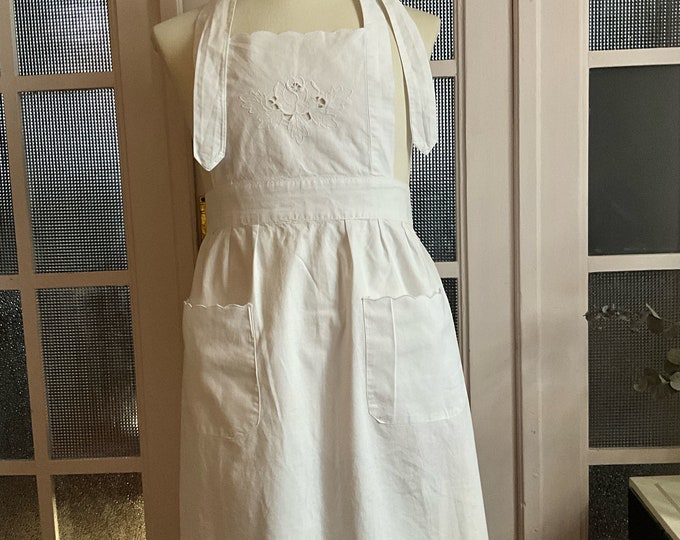 Vintage Bib Apron Embroidery & Cut Detail Pinafore Country Maids ...