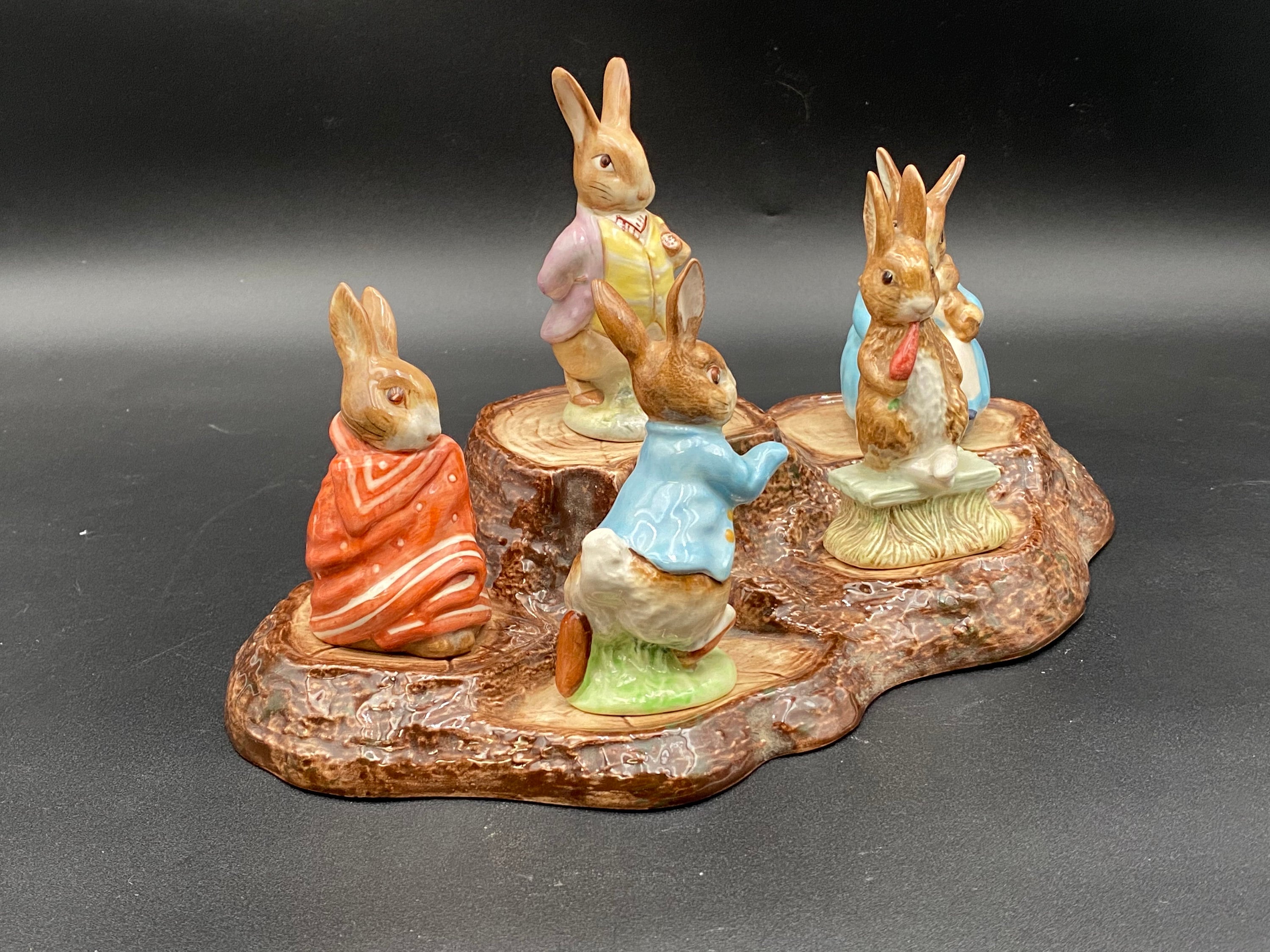 Beswick Beatrix Potter 5 Rabbit Figurines W/ Tree Trunk Stand Peter ...