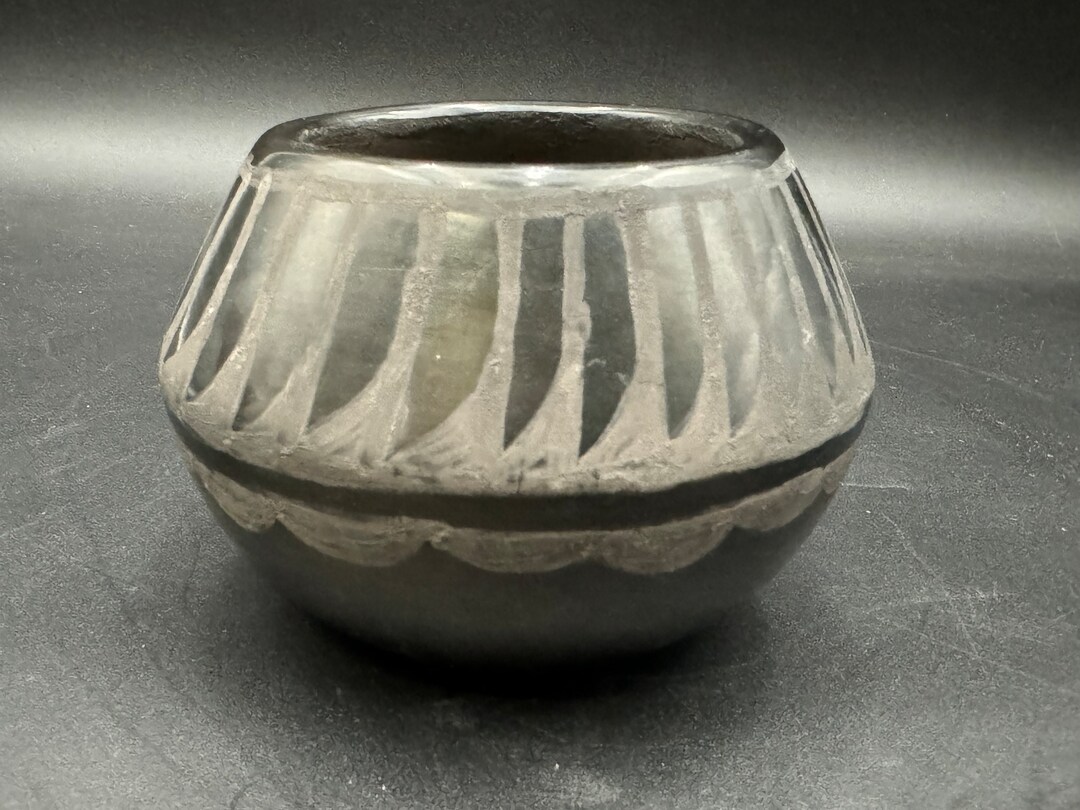 Vintage San Ildefonso Pueblo Pottery by Gregorita Pena Baca 4 1/2” W ...