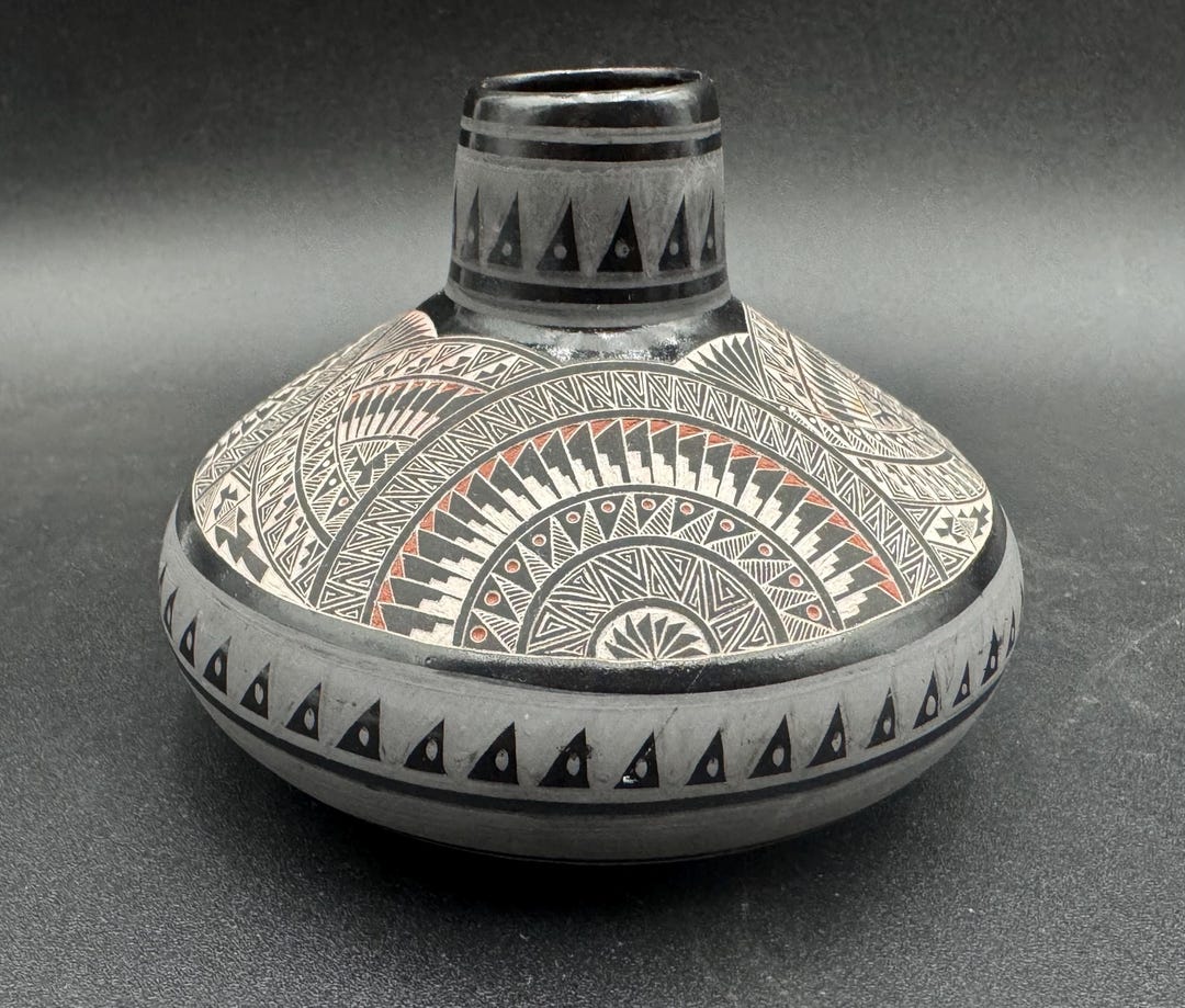 Marvin Blackmore Navajo Pottery Hand Etched Vase Incredible Detail 4” W ...
