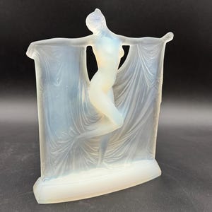 Rene Lalique France Opalascent Glass “suzanne” Figure Sculpture 9 1/4 ...