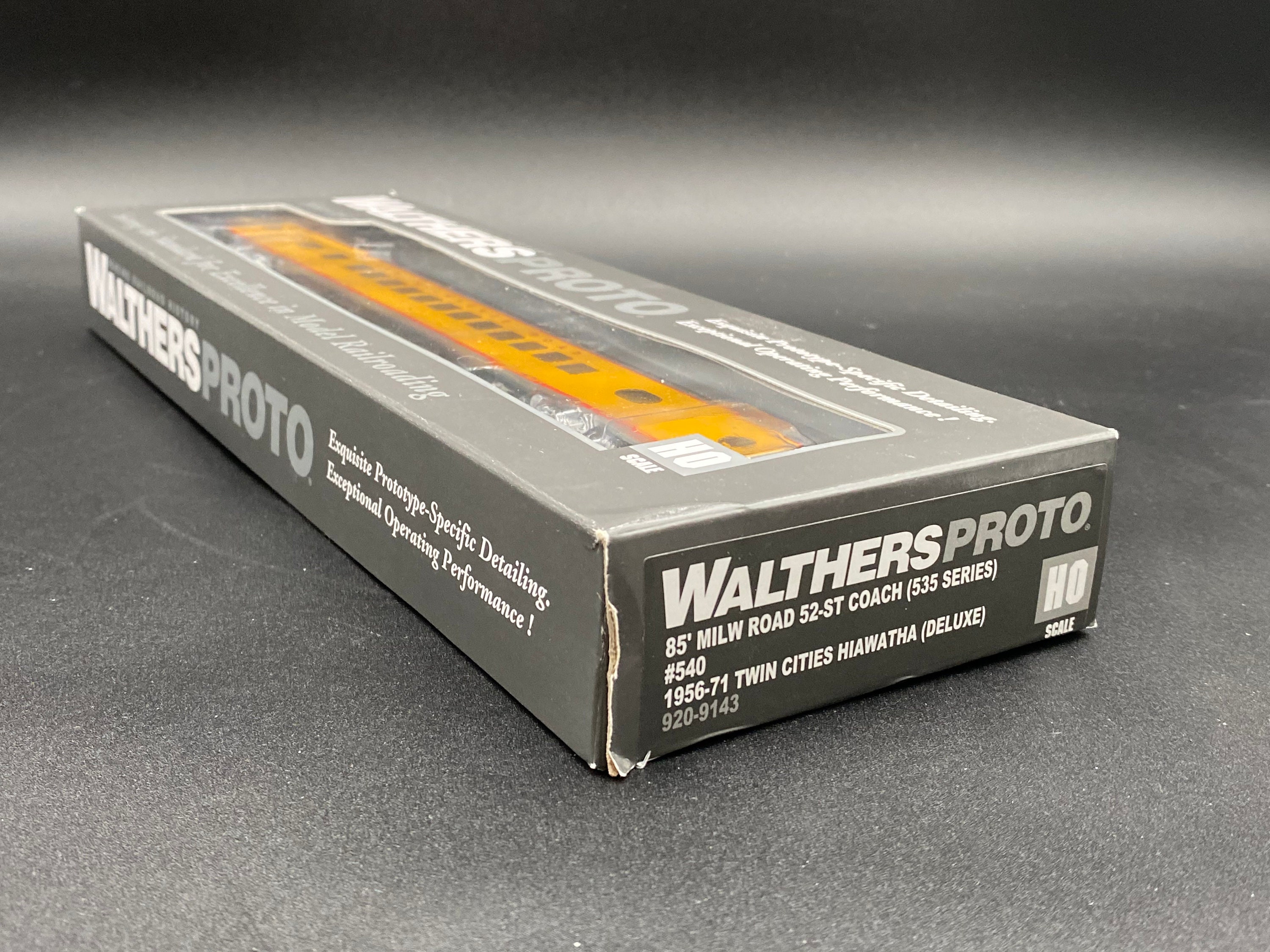 Walthers Proto HO Scale 920-9143 Milwaukee Road 85 52 Seat Twin Cities ...
