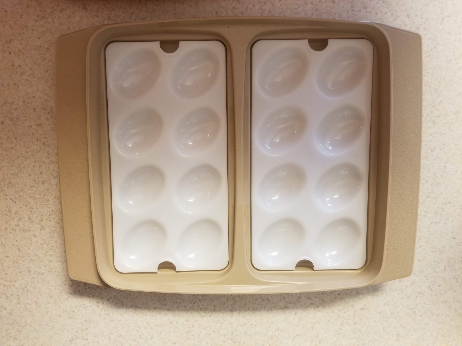 Tan Tupperware Egg Tray With Lid 723-2 - Etsy