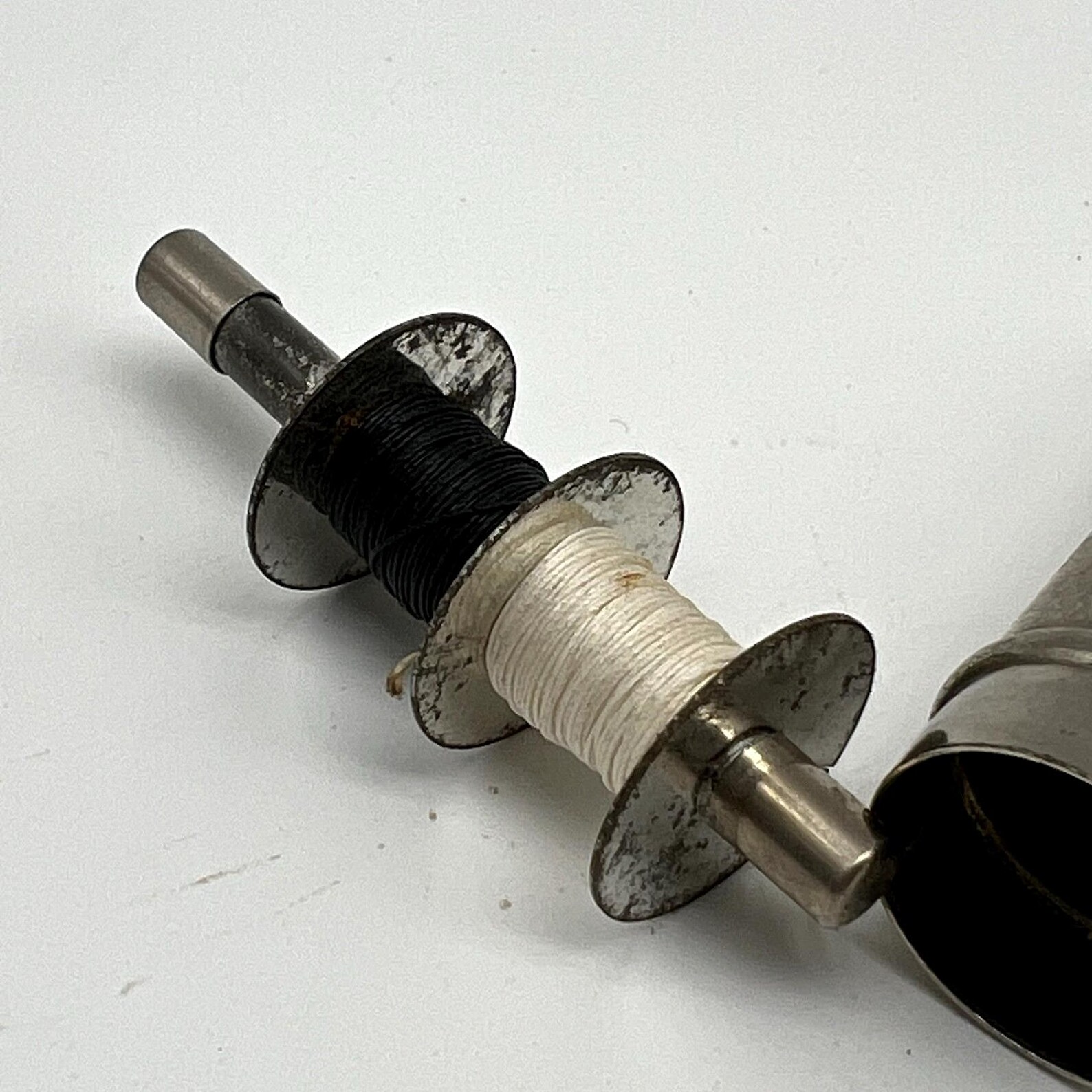 Vintage 1950s ROTH BUCK CO. Philadelphia Thimble and Thread Sewing Set ...