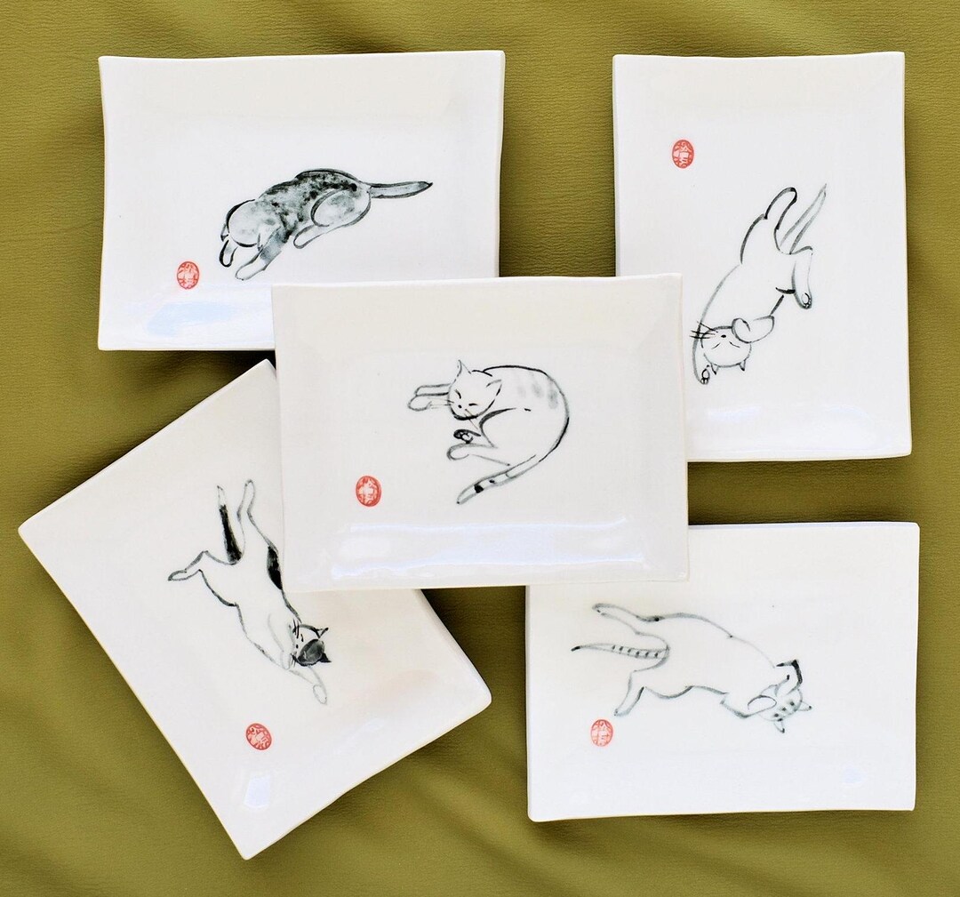 5 Patterns: Sumi-e Porcelain Cat Small Plate - Napping Comfortable ...