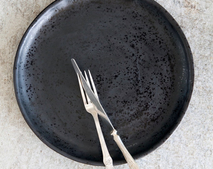 Large Matte Black Pottery Plate | Handmade Dinnerware, 13.4" - Etsy Canada