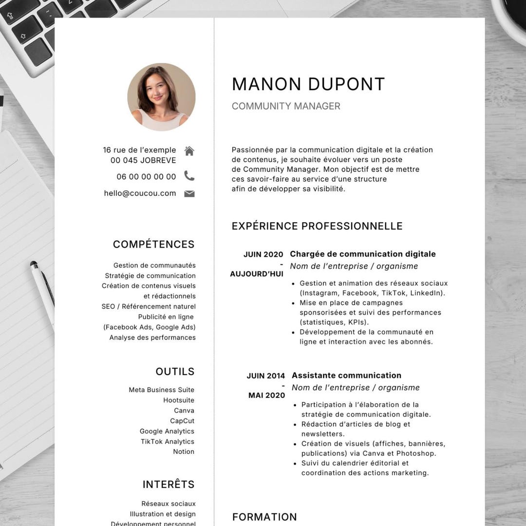 French CV | Community Manager CV + Application Guide | ATS CV Template ...