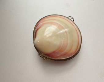 Clam Shell Ring Box - Etsy