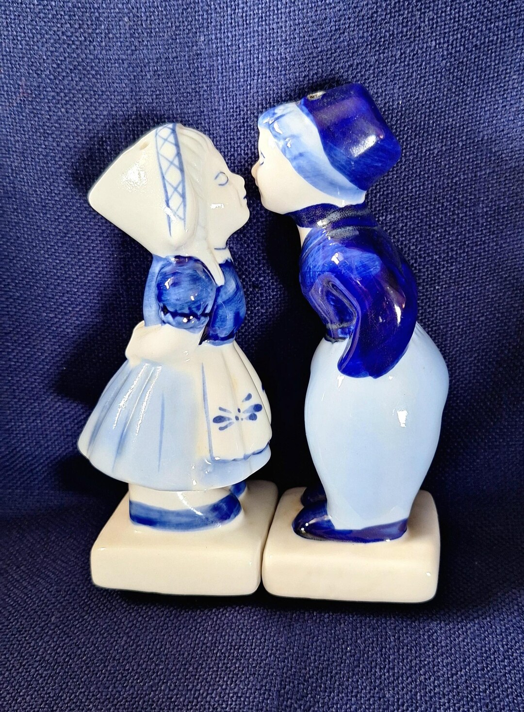 Delft Salt and Pepper Shakers. Girl and Boy Kissing. - Etsy