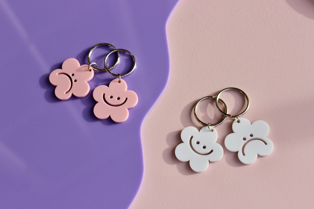 Mood Daisy Keyrings / Cute Smiley and Grumpy Face Flower Bag Charms ...