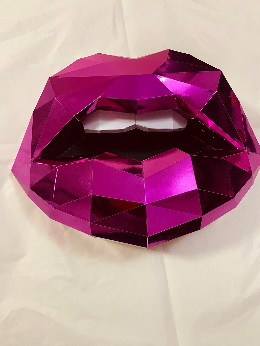 Personalised Lip Art for Home, Office, Salon | Lip Art With Logo | Gift ...