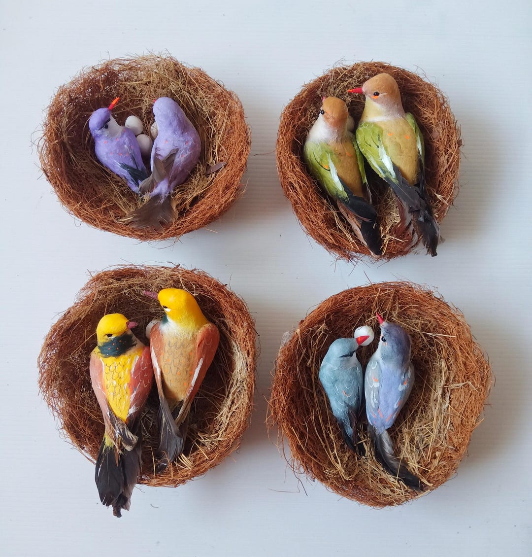 Nature's Masterpiece: Lifelike Bird Replica Handcrafted With Feathers ...