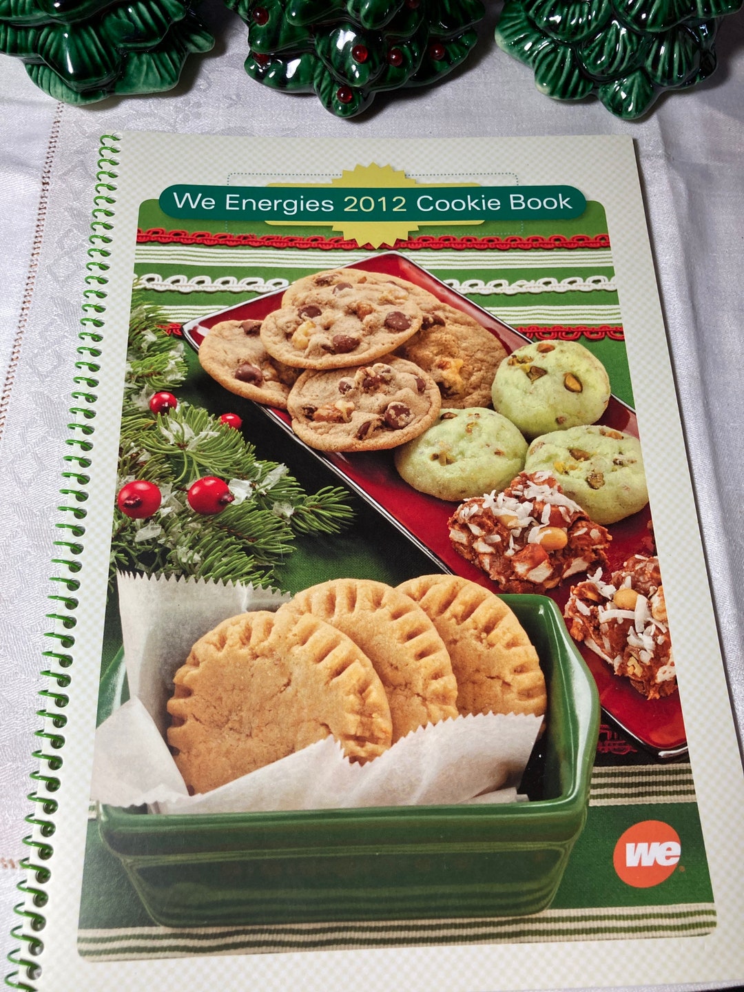 2012 WE Energies Cookie Book Featuring the Very Best Customers Cookies ...