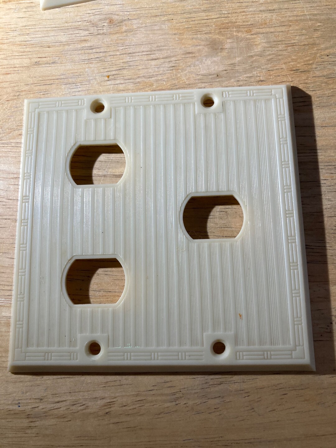 Vintage, Uniline P & S Despard, 3 Plug Outlet, Ribbed With Deco Design ...