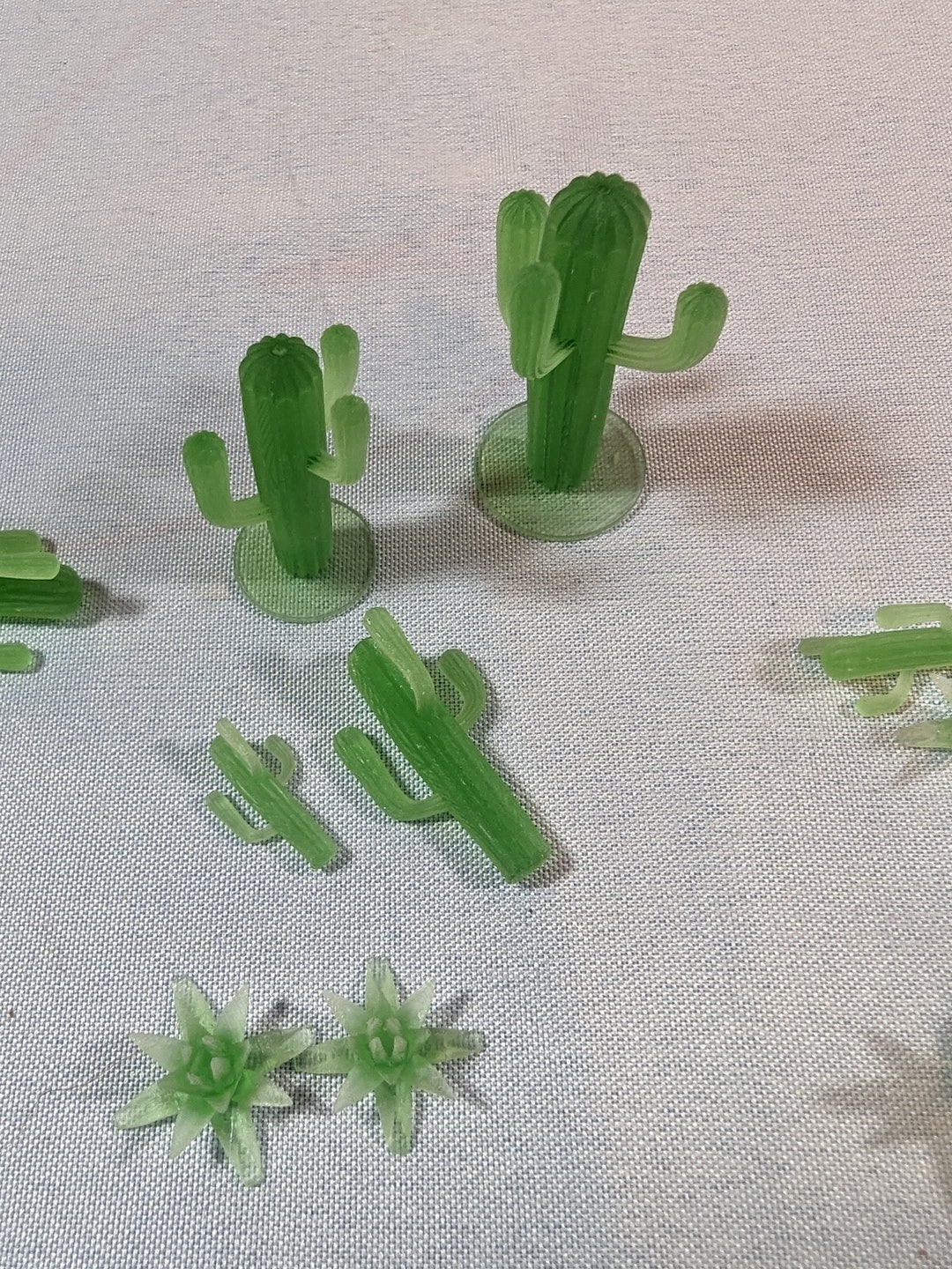 N Scale Lot of 40 Desert Plants Multiples Sizes 24 Cactus 16 Plants RR ...